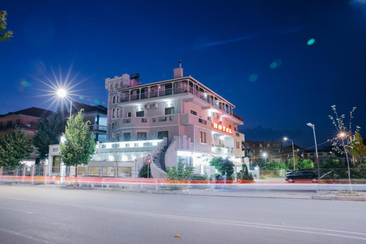 Dea Hotel 2002 - Korçë