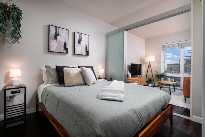 Cozy In Queen Anne - 94 Walk Score - Free Parking - Renton, WA
