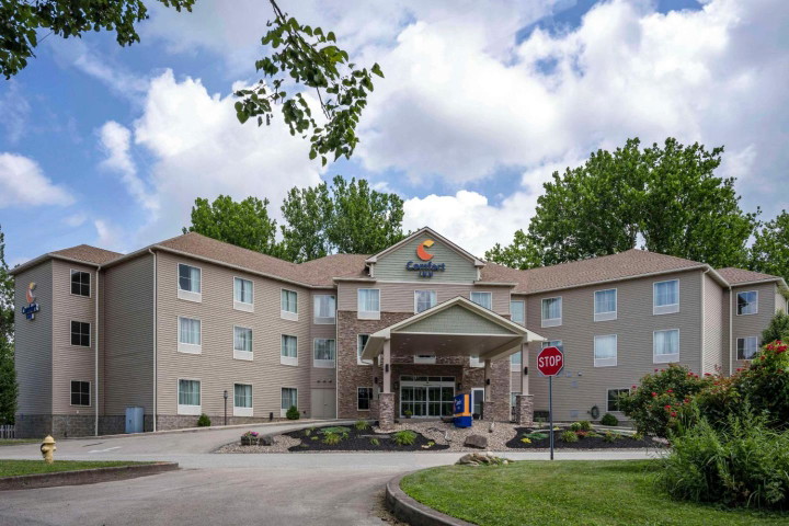 Comfort Inn Connellsville Riverview - Ohiopyle, PA
