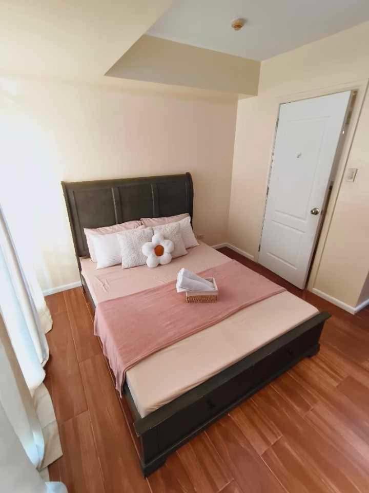 Ken's Azure Staycation - Muntinlupa