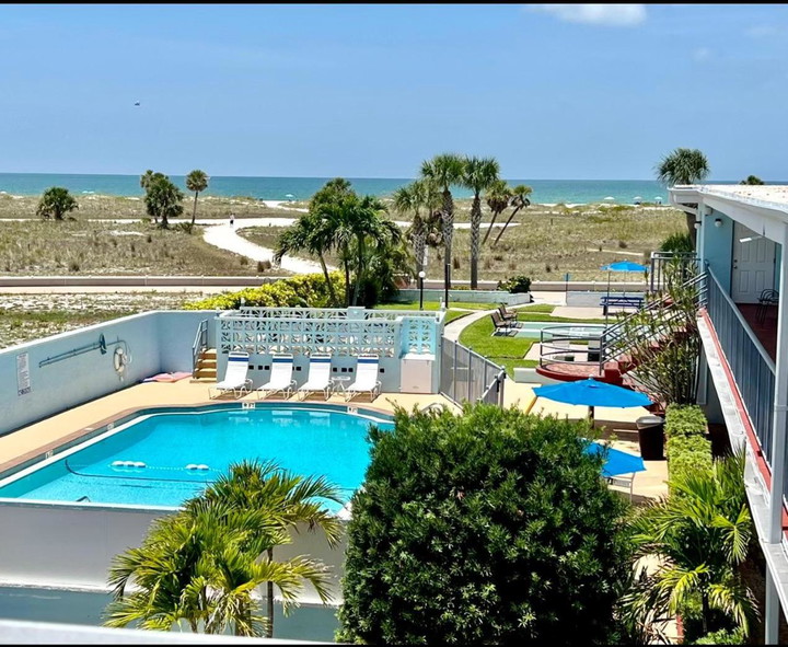 Beachside Resort Motel - Saint Pete Beach, FL