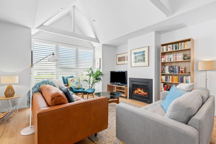 Coastal Chic, 500m To Beach, Pet Friendly - Leopold