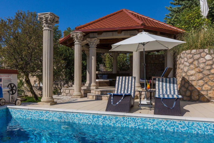 Reizendes Apartment Nur 700 Meter Zum Strand Mit Meerblick, Pool, Bbq, Wifi - Crikvenica