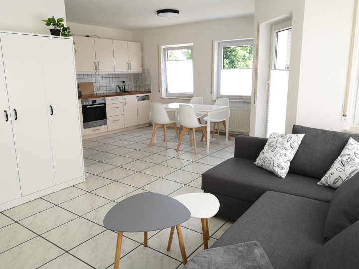 Familienfreundliche Ferienwohnung Mit Wohlfühlbalkon Und Kostenlosem Parkplatz Nahe Messe Und Bodensee - Meckenbeuren