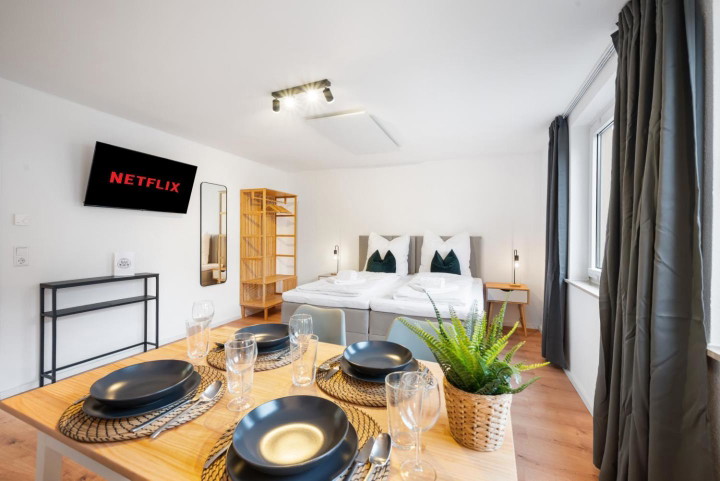 Ludwigscozyescape - Ruhiges Design-apartment Mit Balkon & Parkplatz, 4 Gäste, Smarttv In Jedem Zimmer, Highspeed Wlan, Workspace, 24h Self Check-in - Kornwestheim