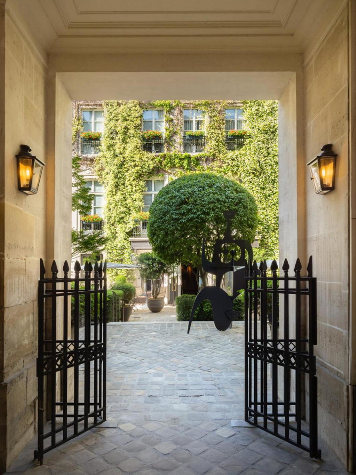 Le Pavillon De La Reine & Spa, Place Des Vosges - Le Raincy