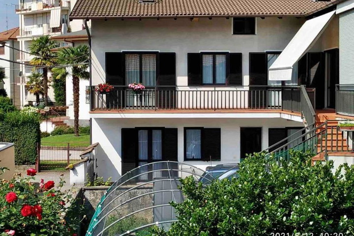 Holiday House By The Lake - Arona