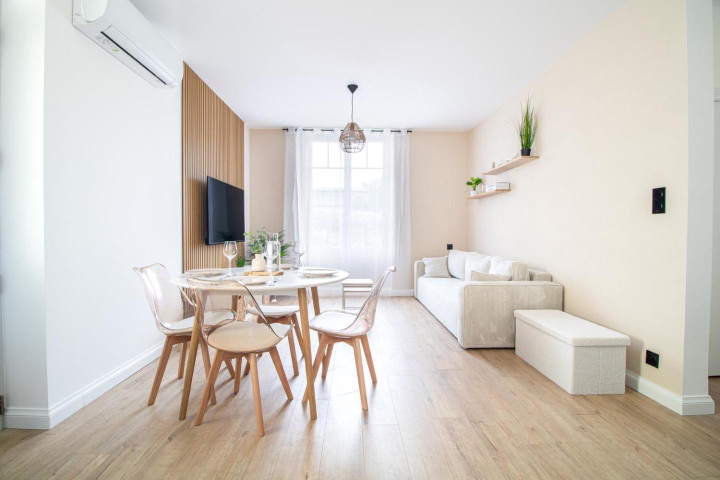 Maison Climatisée Avec Cour - Casa Di Pietra - Montluçon