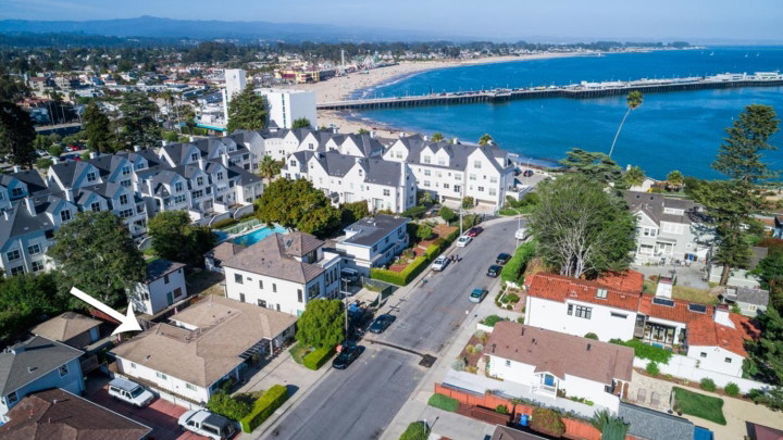 Cowell's Beach Retreat - Steps To Beach, Restaurants, Wharf, Boardwalk, Shops, Fast Wifi, Surf-in Surf-out - Santa Cruz, CA