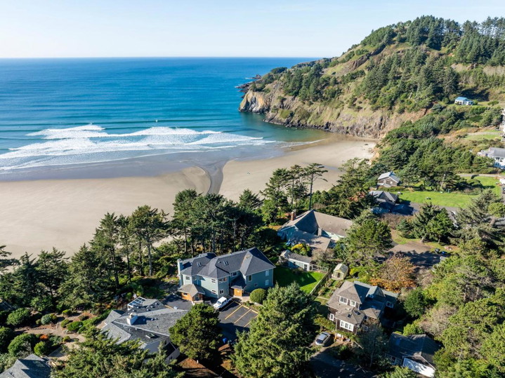 Tyee Lodge Bed And Breakfast - Newport, OR