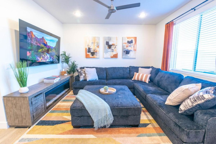 Private Hot Tub- Ev Charger- Near Zion- Sleeps 8 - Kanab, UT