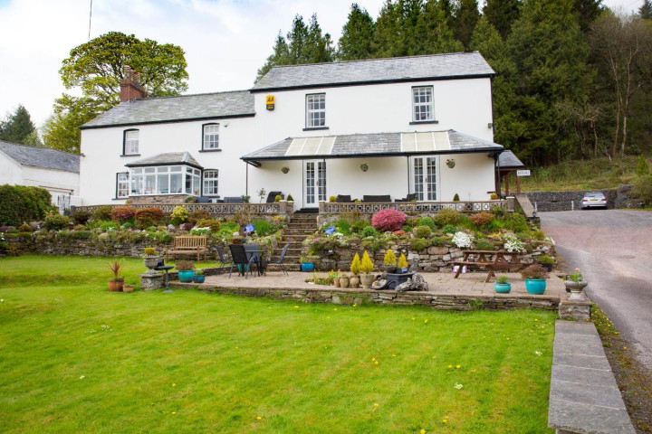 Llwyn Onn Guest House - Merthyr Tydfil
