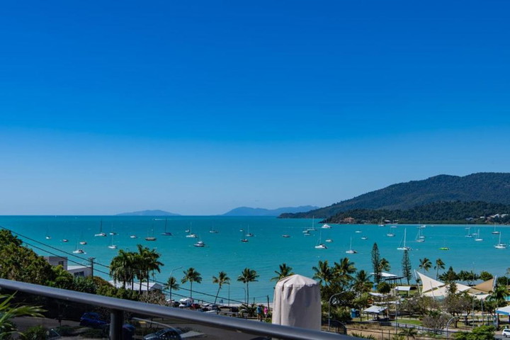 Island Vista Penthouse - Airlie Beach