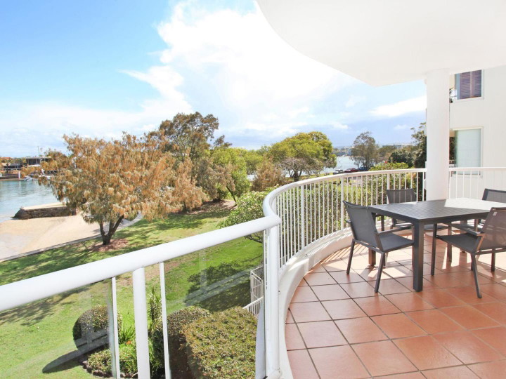 2 Bd Spacious Apartment In Parkyn Parade With Water Views. - Mooloolaba