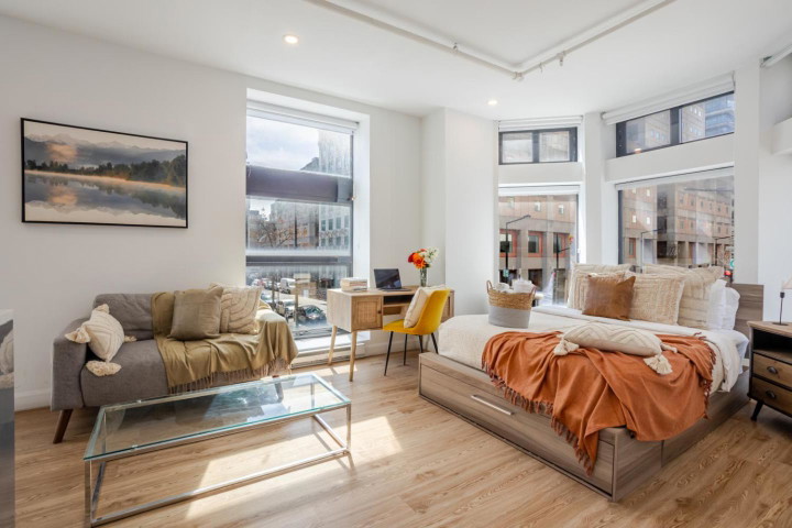 Luxury Bishop Apartment - Prime Downtown Spot - Montréal, QC