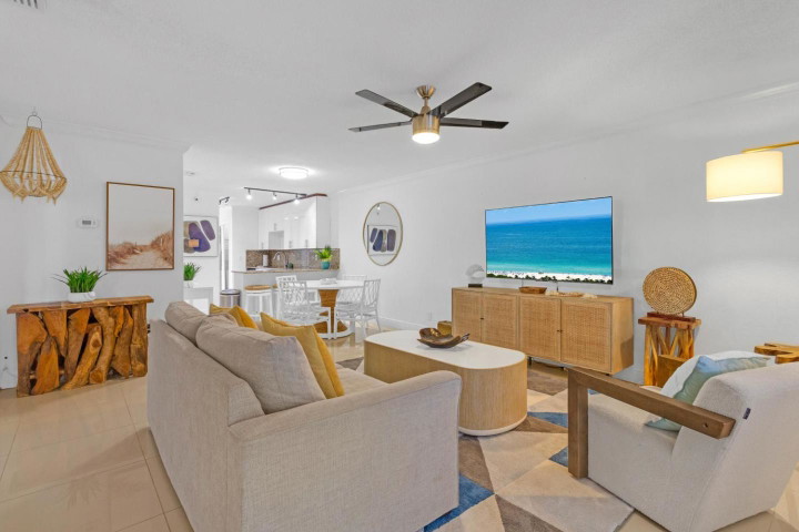 Boca Waterfront • Watch The Boats • Pool & Gym - Margate, FL