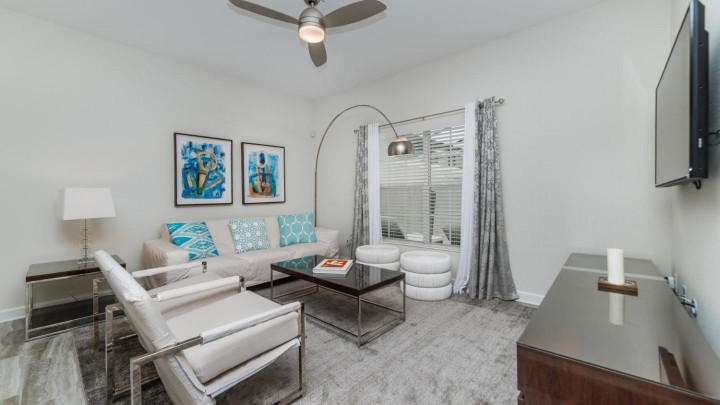 1595 Moon Valley - Davenport