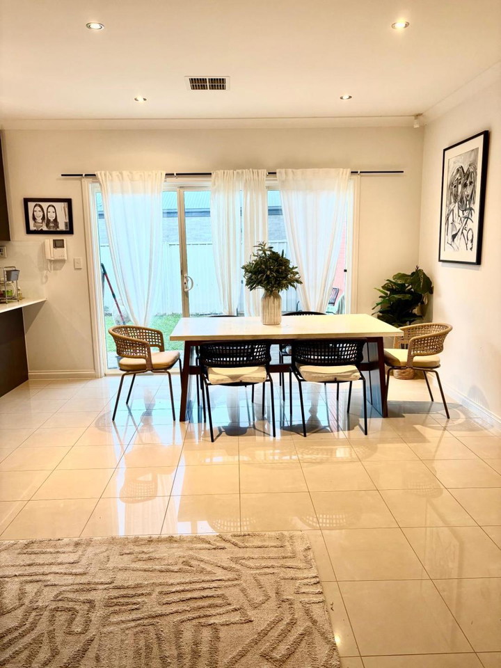 Private, Central, Sunny Guest Room In Welcoming Home - Stirling SA, Australia