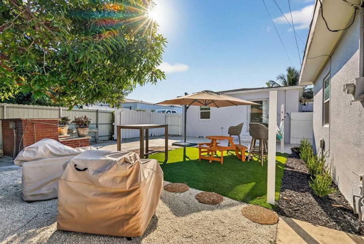 Minutes To Beach Dog Friendly Bbq Patio - West Palm Beach, FL