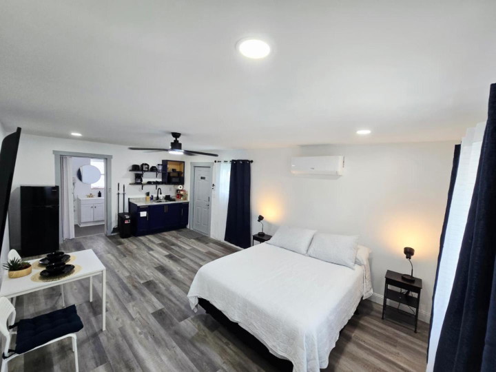 Cozy Full Home Experience - Odessa, FL