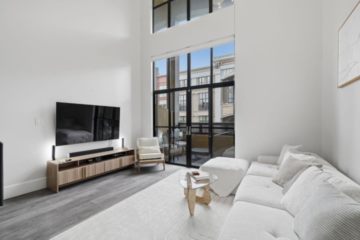 Modern Luxury Loft Facing Santana Row W/balcony - Santa Clara, CA