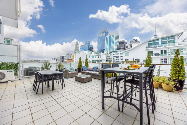 Princes Wharf With Huge Deck!! - Auckland