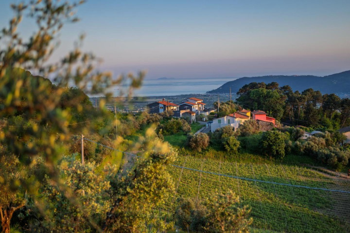 Vinomare Guesthouse - Sarzana