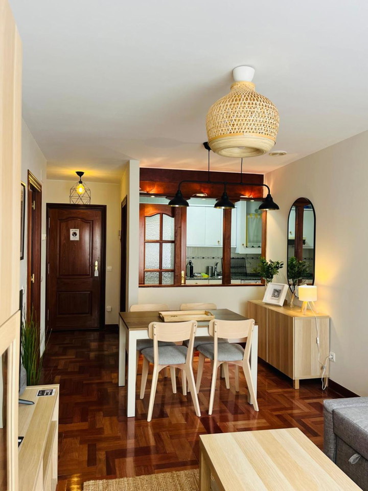 Cozy Apartment - 1 Min To San Lorenzo Beach, Gijon - Gijón