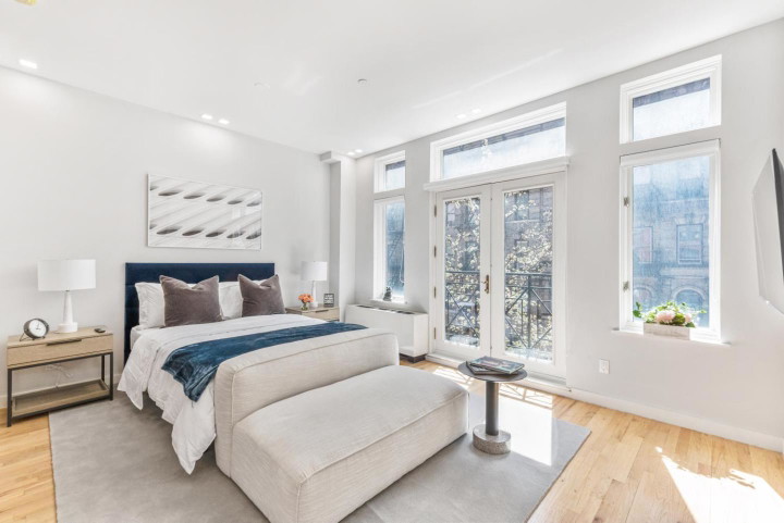 Studio W Charming Juliet Balcony In Upper East - Queens, NY