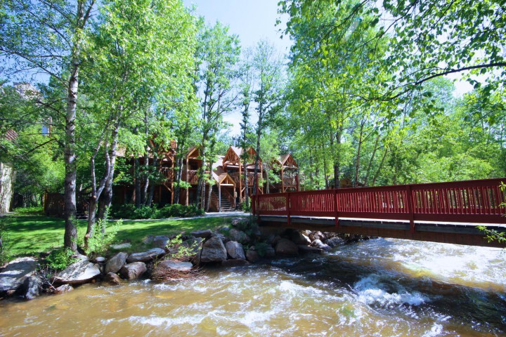 Streamside On Fall River - Estes Park, CO