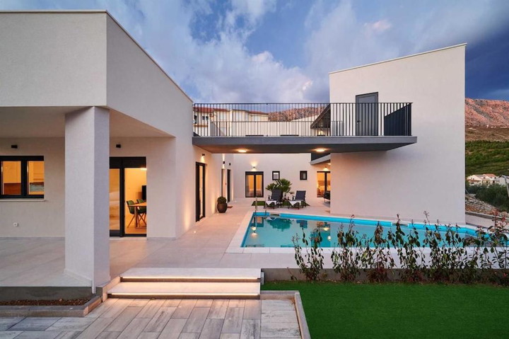 Villa Stella, Private Pool, Sleeps 12, Dugi Rat - Almissa