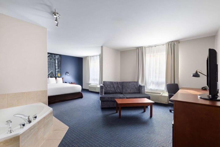 Super 8 By Wyndham Sainte Agathe Des Monts - Laurentides