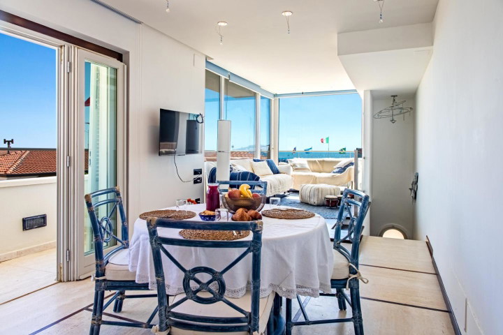 Mariella Luxury - Sea View Apartment - Camaiore