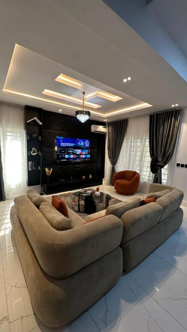 2-bedroom Swimming Pool Ps5 Snooker Board - Lagos, Nigeria