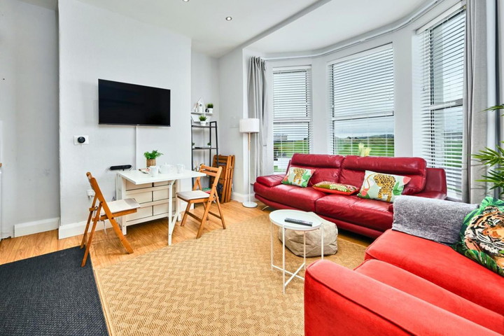 Victorian Apartment Steps To Beach - West Beach 3 - Coleraine