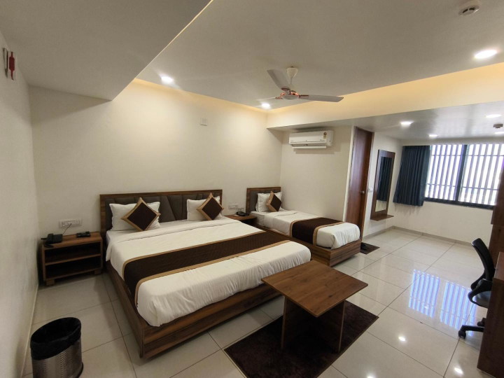 Hotel Shree Ji - Ahmedabad