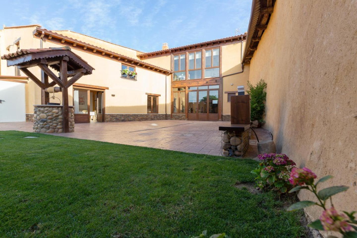 La Rosaleda León - Casa Rural - - Hospital de Órbigo