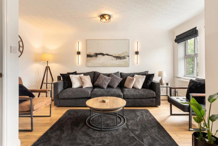 3-bed House In Northwich, Parking Sleeps 6 - Northwich