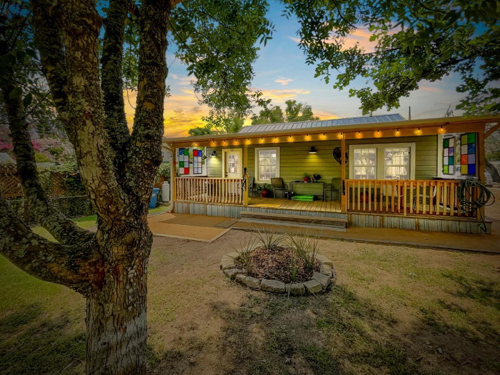 Cherry Street Star - Bandera, TX