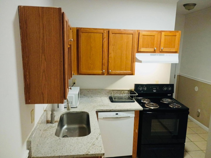Cozy Northside Retreat Room 4 With Shared Bathroom - Atlanta, GA