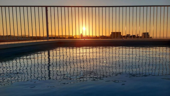 Nebur Penthouse, Sea Views & Private Roof Top Pool - Malta