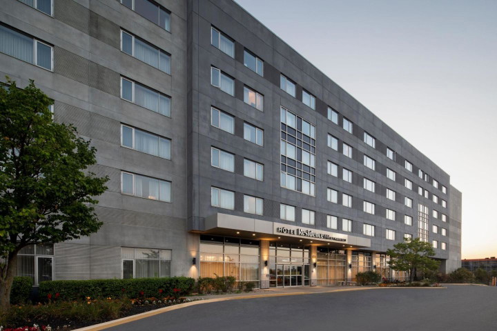 Courtyard By Marriott Montreal Airport - Montreal