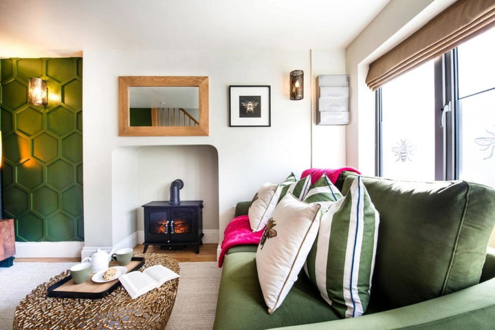 The Hive, A Tiny Romantic Retreat In Historic Ludlow - Shropshire