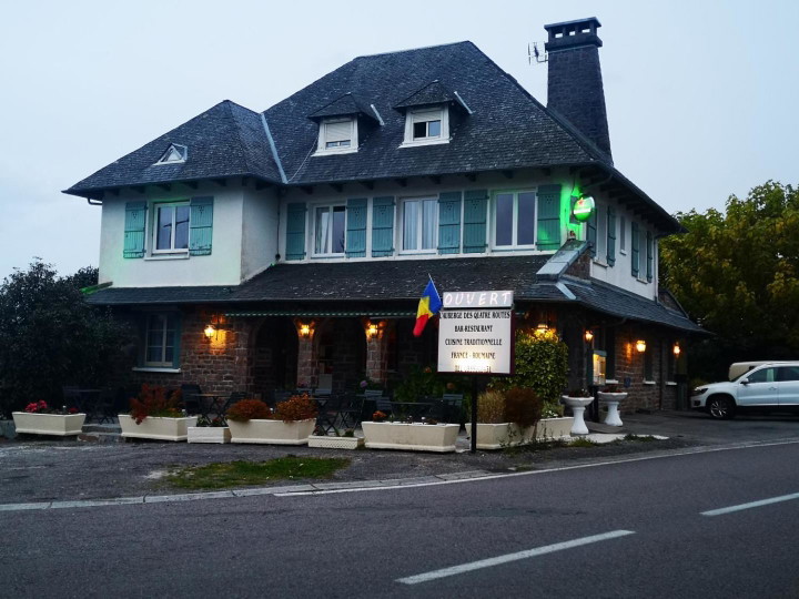 L'auberge Des Quatre Routes - Correze