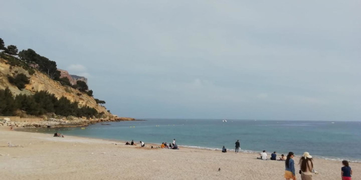 Au Calme, 200m Du Centre T2 Avec Balcon Et Parking - Cassis