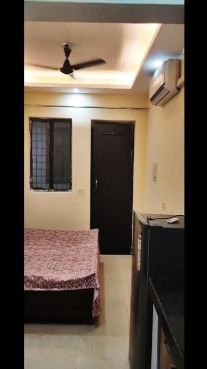 Peaceful Stay At Microtek Greenburg Ews Located At Sec-86 Gurgaon Near Nh8 Imt Manesar - Manesar