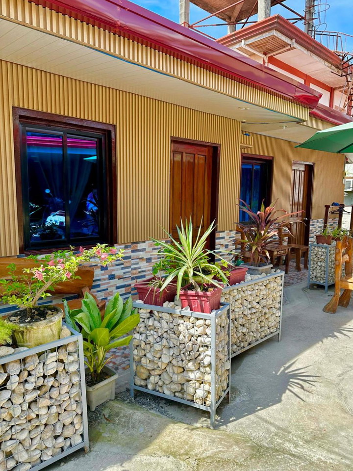 Indino Guest House - Badian