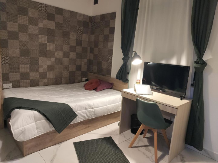 Private Small Studio - Malta International Airport (MLA)
