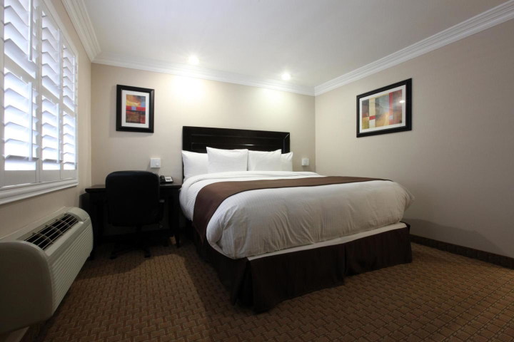 Raincross Hotel Riverside - Fontana, CA