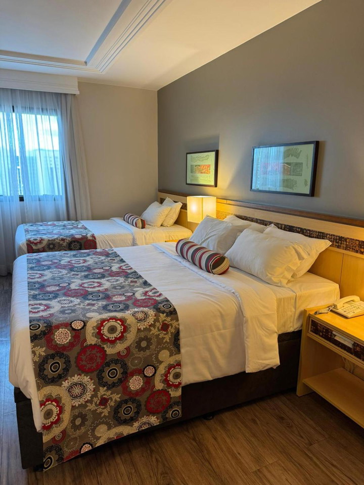 Alto Padrão - Cama Queen E Viuvão No Hotel Let's Idea - Brasilia